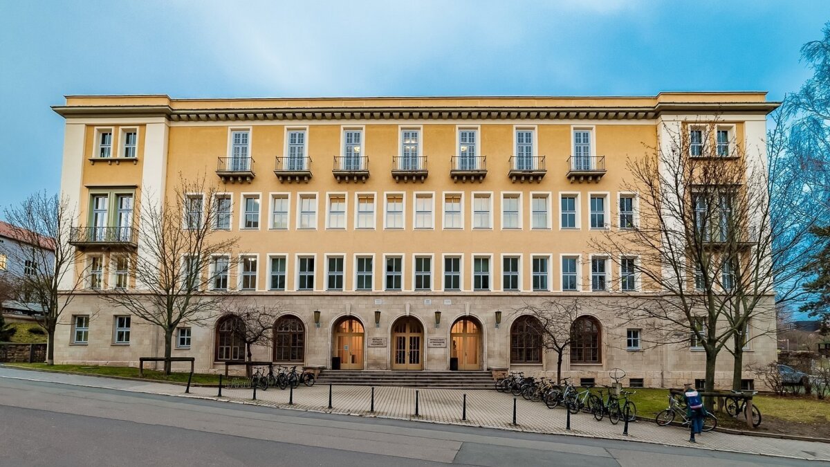 Institute of Optics and Quantum Electronics